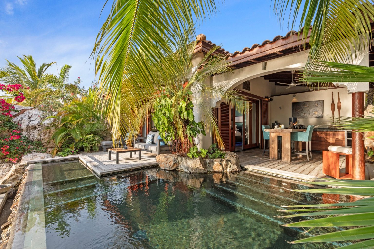 Superior Beachfront Pool Suite - Baoase Luxury Resort Curacao