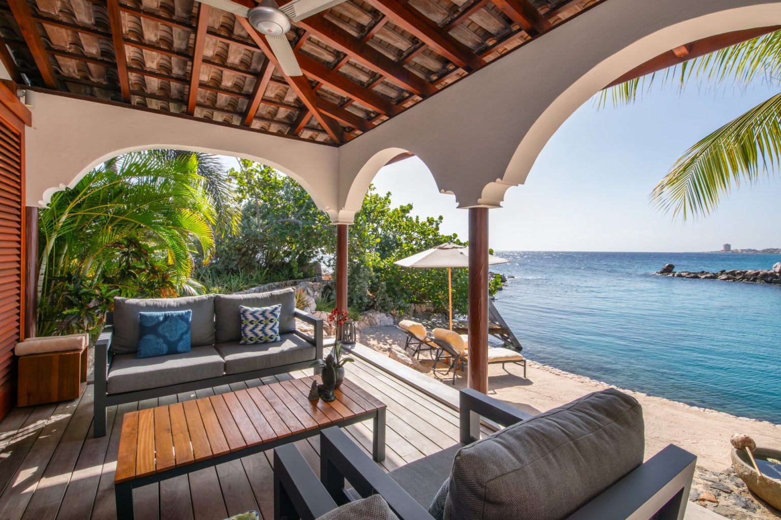 Superior Beachfront Pool Suite - Baoase Luxury Resort Curacao